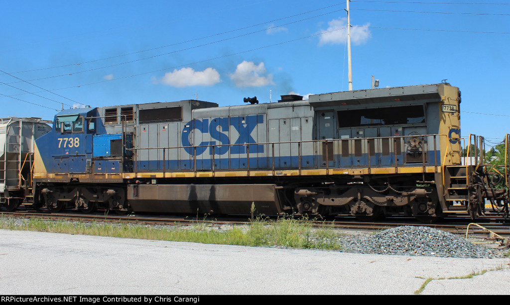 CSXT 7738 on Q410-05